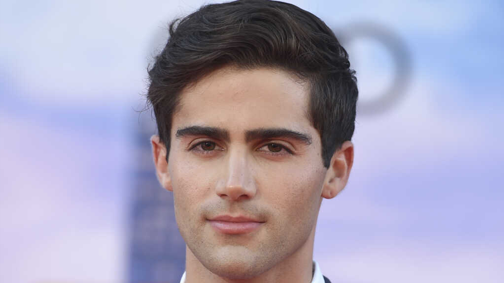 Actor encuentra la fe y se bautiza durante el rodaje de una escena de ...